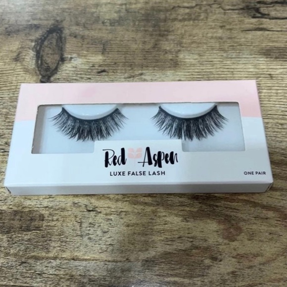 Red Aspen | Makeup | Red Aspen Miss Silk Lash Set | Poshmark